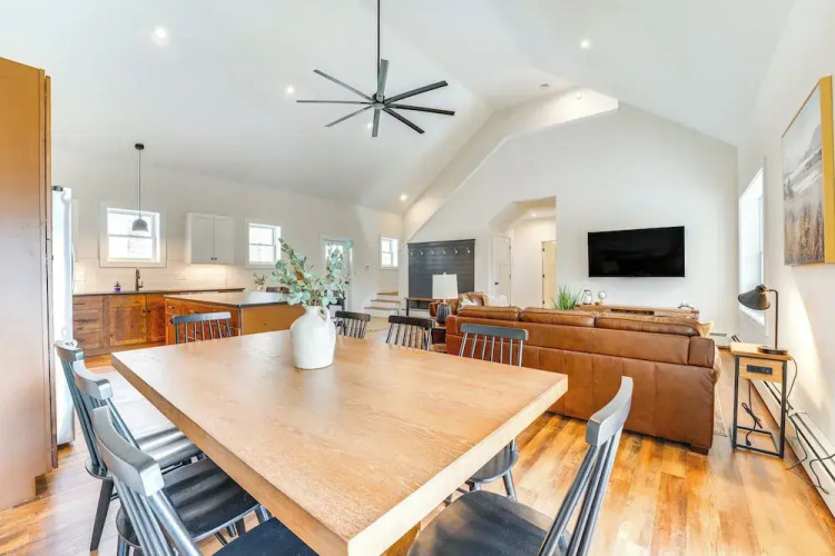 Walk To Beach & Sebago Lake: Luxe Family Getaway! - Sebago Lake State Park, Casco