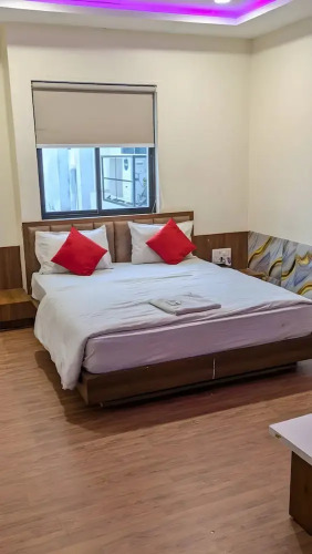 Hotel Vr Inn - Vadodara