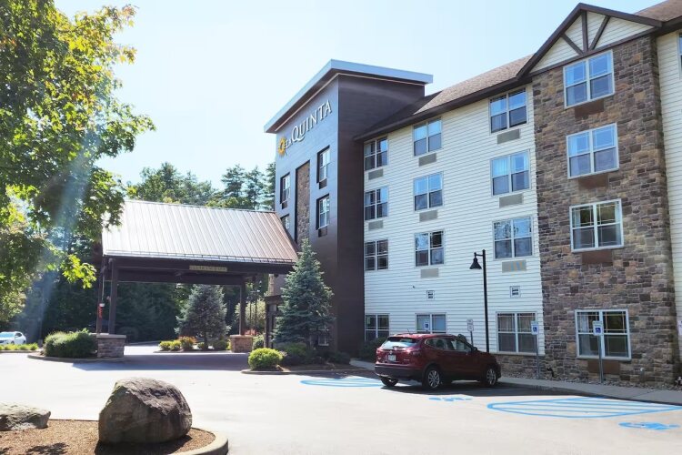 La Quinta Inn & Suites By Wyndham Lake George - Lake George, NY