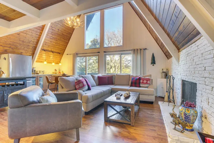 Family-friendly Lake Arrowhead Cabin W/ Game Room! - Lake Arrowhead, CA