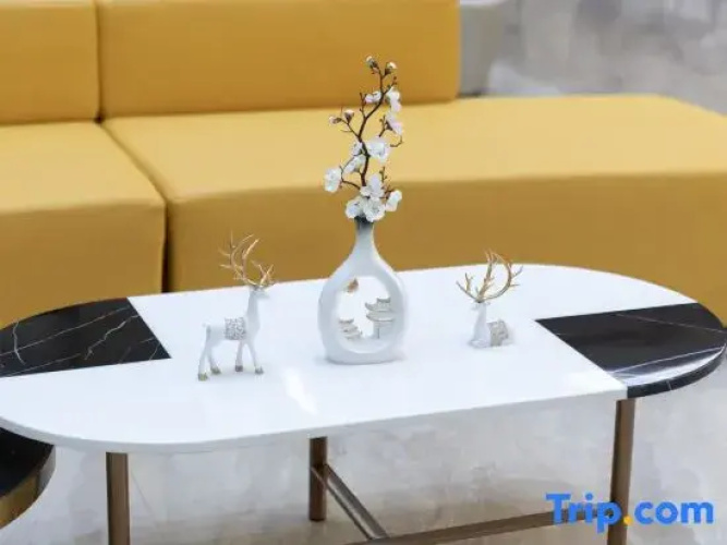 Yeste International Hotel (Fangchenggang Taohuawan Square) - 팡청강 시