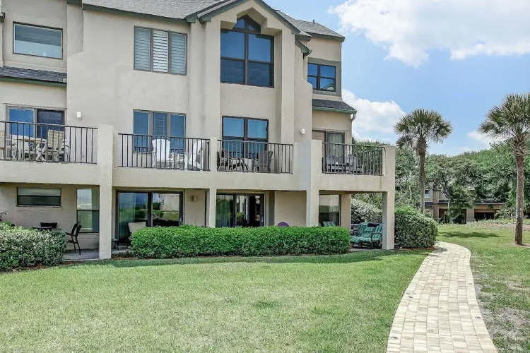 Lovely Oceanfront Townhome W/free Wifi, Central Ac, Shared Pool, Private W/d - American Beach, FL
