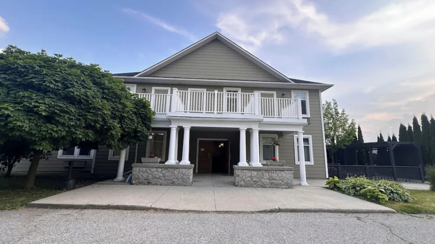Stone Willow Inn - Saint Marys, ON, Canada