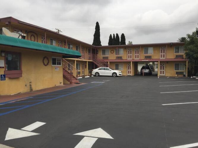 Super 7 Motel - Brea, CA