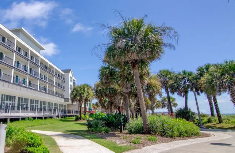 Ocean Escape Boardwalk Oceanfront - Garden City, SC
