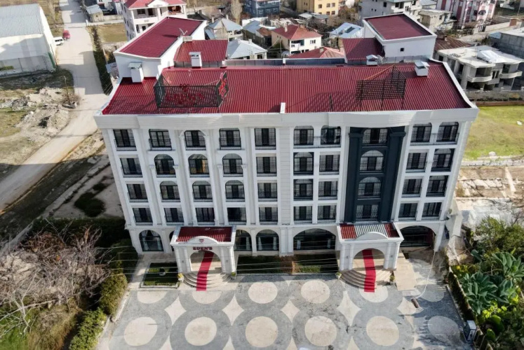 The Skylind Otel - Van