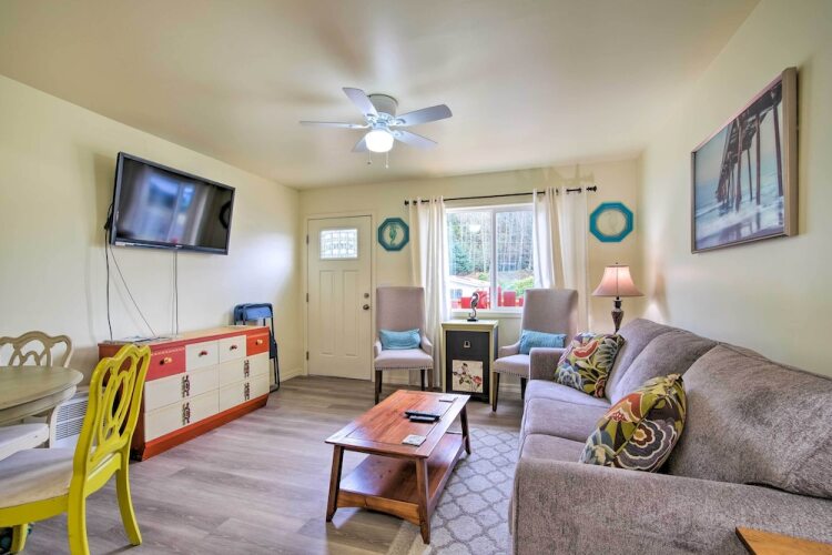 Winchester Bay Apt Near Dunes & State Parks! - Umpqua Lighthouse State Park, Reedsport