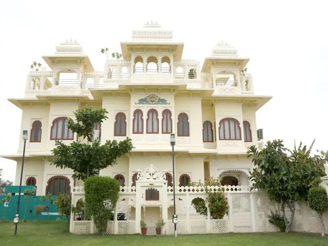 Jaisingh Garh Hotel And Resort - Udaipur