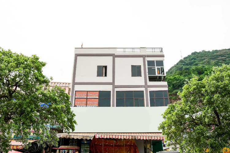 Oyo 62037 Akshaya Nest - Vijayawada