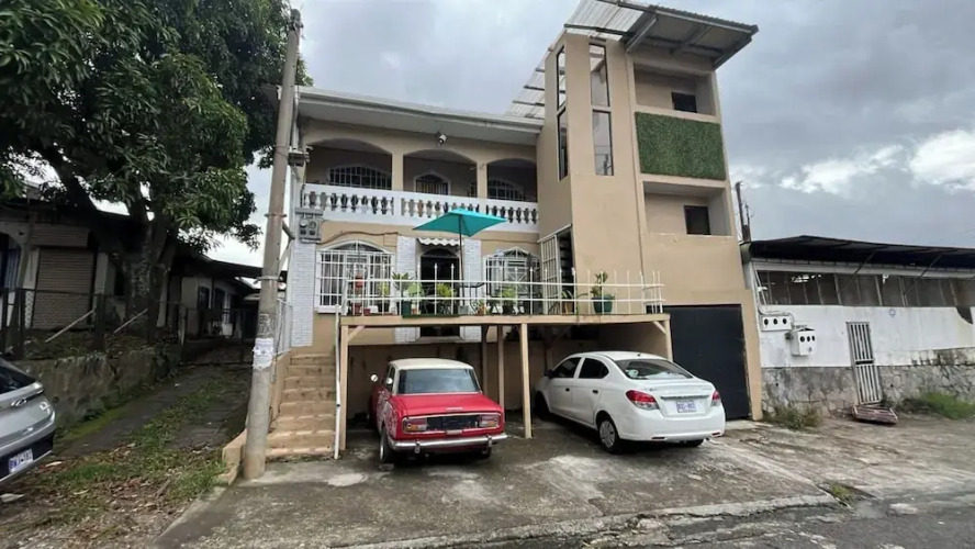 Rivera Family Airport Apartments - Alajuela