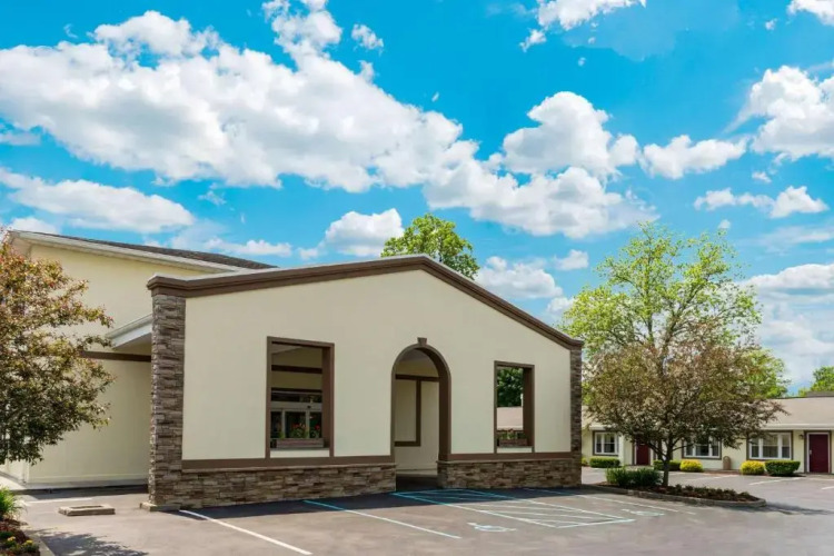Rodeway Inn Poughkeepsie - Poughkeepsie, NY