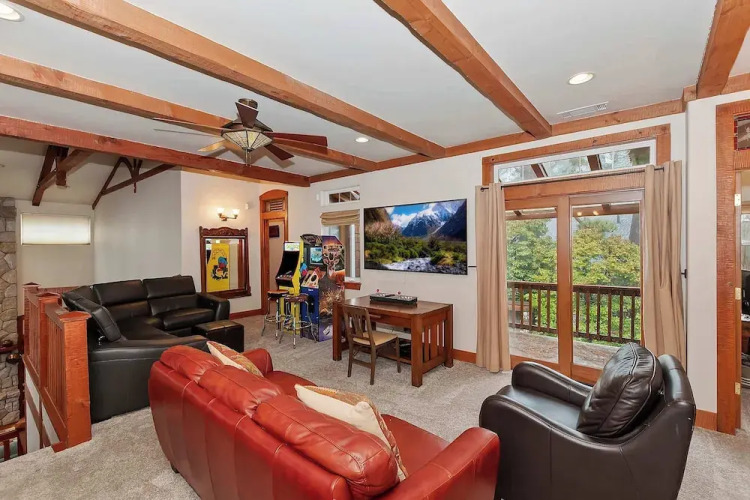 Matterhorn Peak Lodge - For 12! - San Bernardino