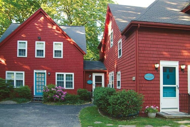 Woods Hole Passage Inn - Oak Bluffs, MA