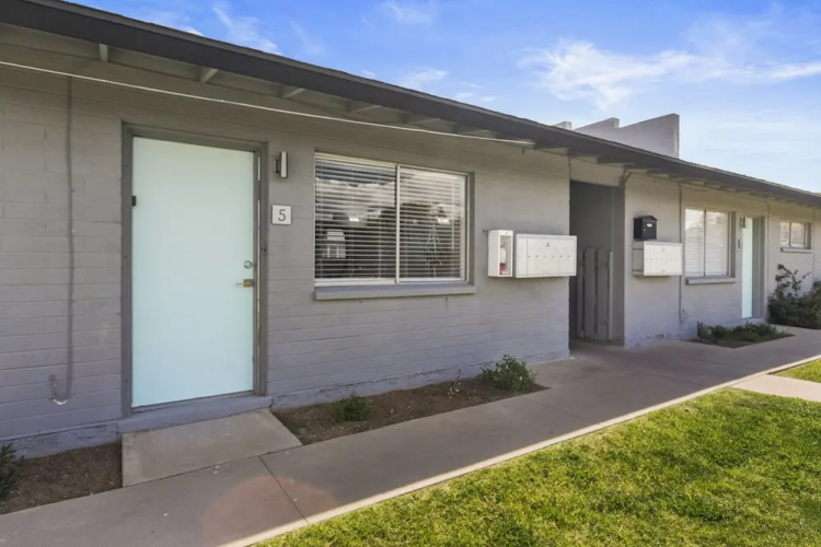 Contemporary Condo In Central Biltmore - Phoenix