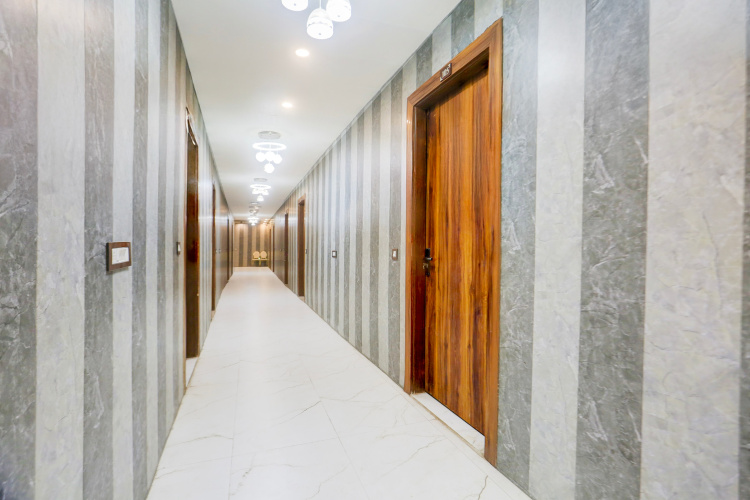 Fabhotel Royal's Paradise - Faridabad