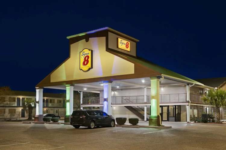 Super 8 Gulfport Near Biloxi - Pass Christian, MS