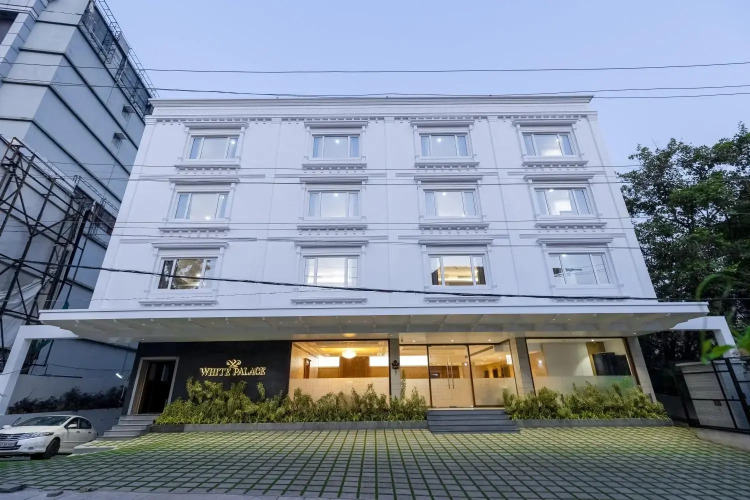White Palace Hotel - Thrissur