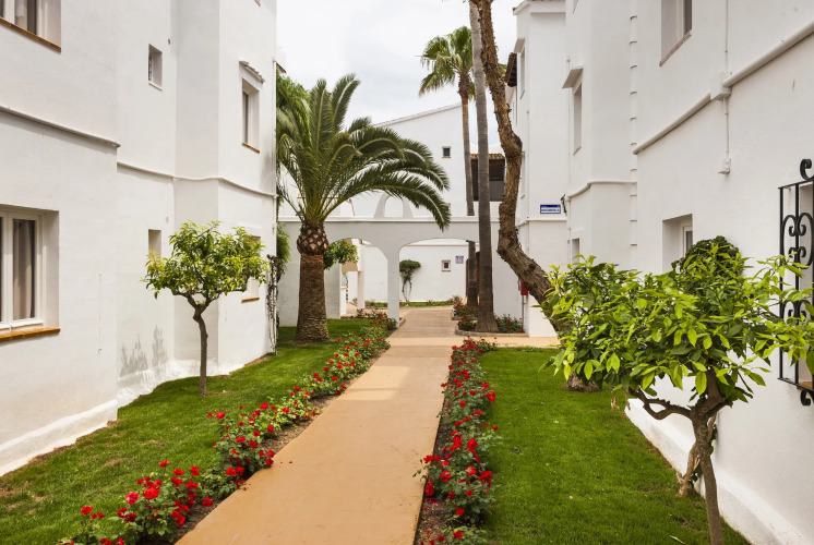 Globales Aparthotel Bouganvilla - Sa Coma