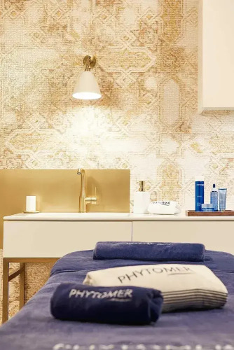 Logis Hôtel Jeanne Et Jules - Rostrenen