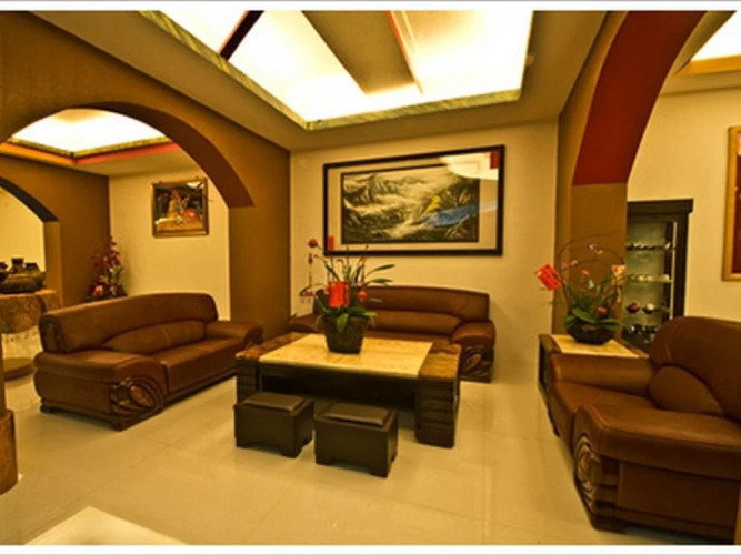 Yue Jing Commercial Hotel - Puli Township