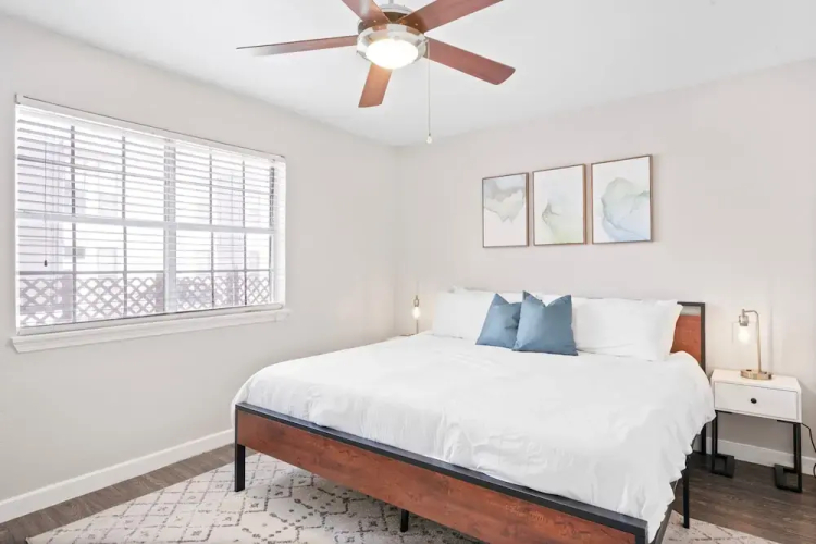 Spacious And Cozy King Bed 2br Suite 5 Min To Dt - Cedar Creek, TX
