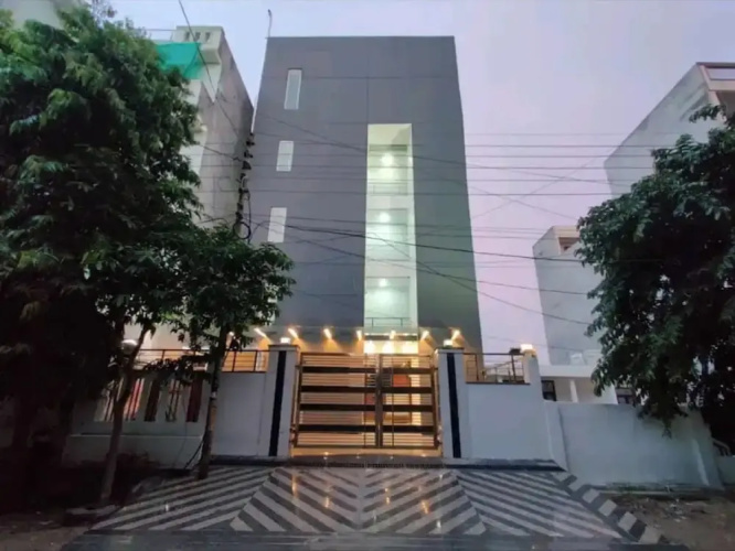 Hotel Blue Shine - Noida