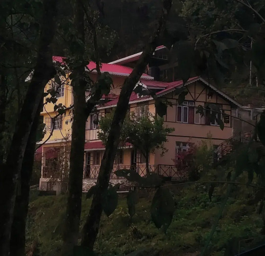 Oak Valley Retreat Homestay Hostel Cafe - Tibet