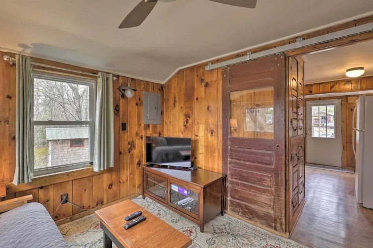Walk To Marina: Cute Gilford Cottage W/ Grill - Lake Winnipesaukee, NH