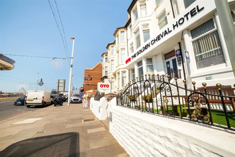 Oyo The Golden Cheval Hotel - Blackpool
