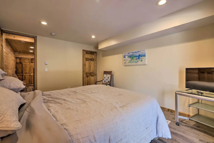 Lake Ariel Home W/ Deck & Resort Amenities! - Pocono Mountains, PA