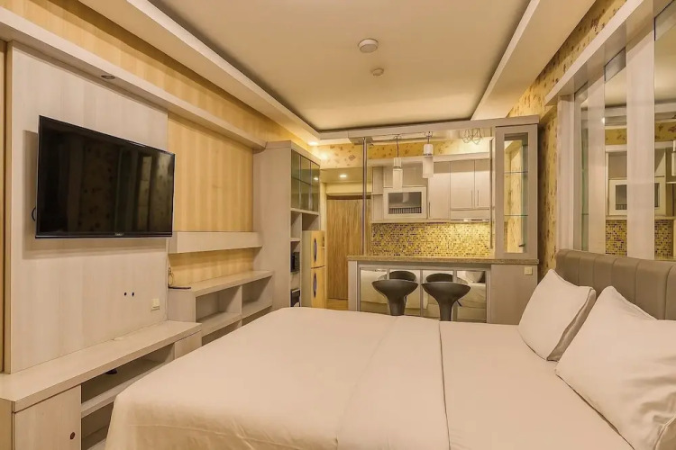 Quintessa Room At Candiland Apartement - Semarang