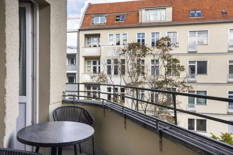 Numa Berlin Novela - Berlin