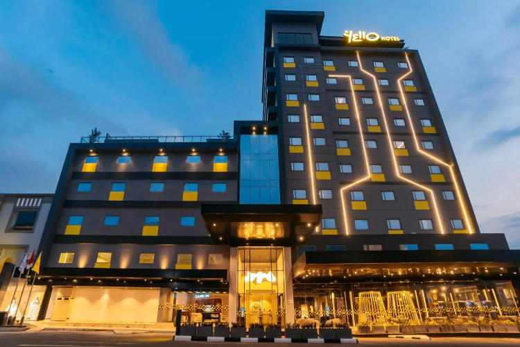Yello Hotel Harbour Bay Batam - Batam