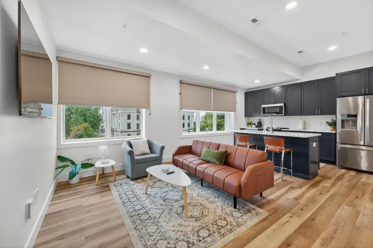 Stylish Downtown Unit With Historic Charm 2 Bedroom Apts - Bloomington, IN