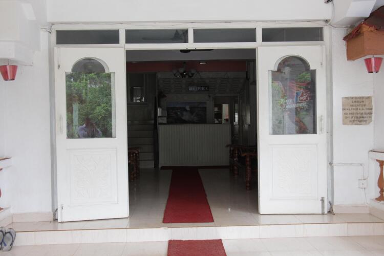 Holiday Beach Resort - Goa