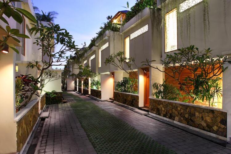 Villa Kayu Raja - Kuta