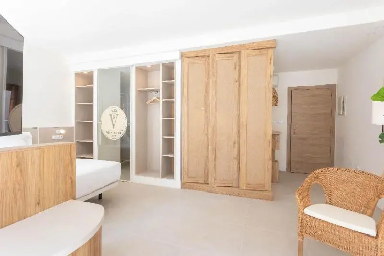 Reina Victoria Velázquez - Alicante