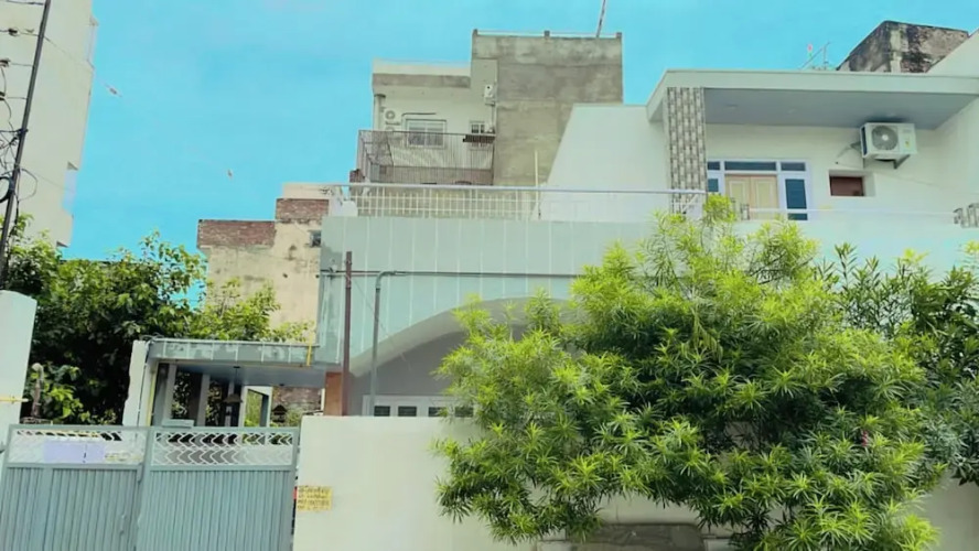 Dormtales Varanasi - Homely Hostel - Varanasi