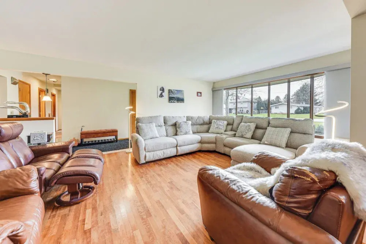 Convenient Racine Home: 4 Mi To Lake Michigan! - Racine, WI