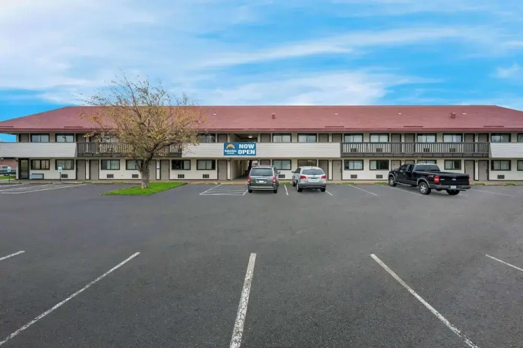 Suburban Studios Peoria - Peoria, IL