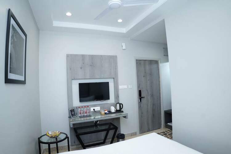 Hotel Express 11 - Itarsi