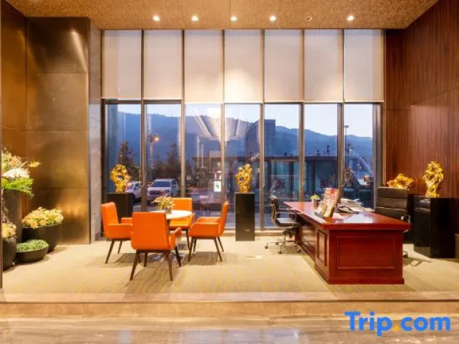 Luxury Blue Horizon Grand Hotel (Xining High-speed Railway Station) - Xining