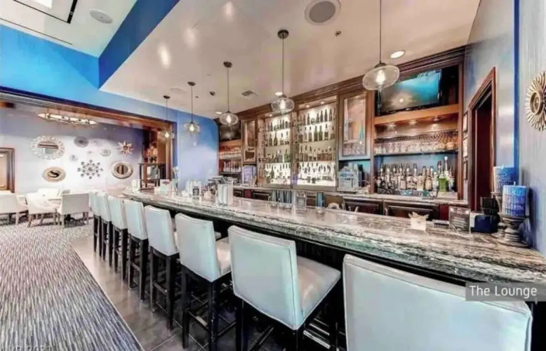 Premium Suite W/balcony At The Signature - Las Vegas, NV