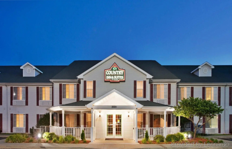 Country Inn & Suites By Radisson, Nevada, Mo - Nevada