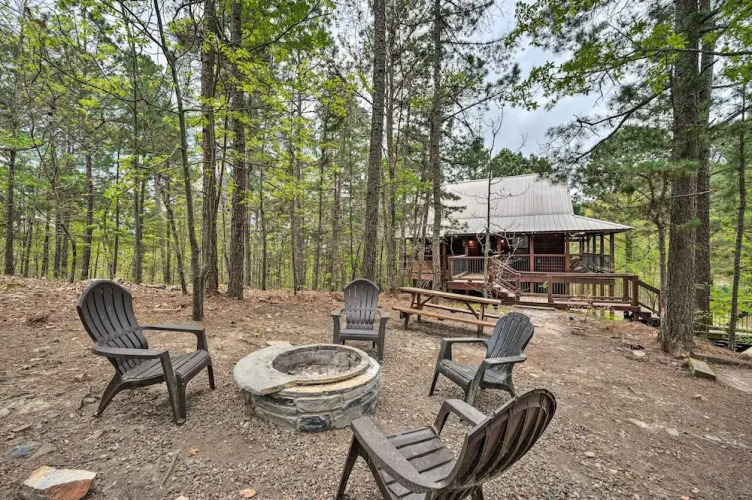 Southern Hills Cabin Near Beavers Bend State Park! - Broken Bow, OK