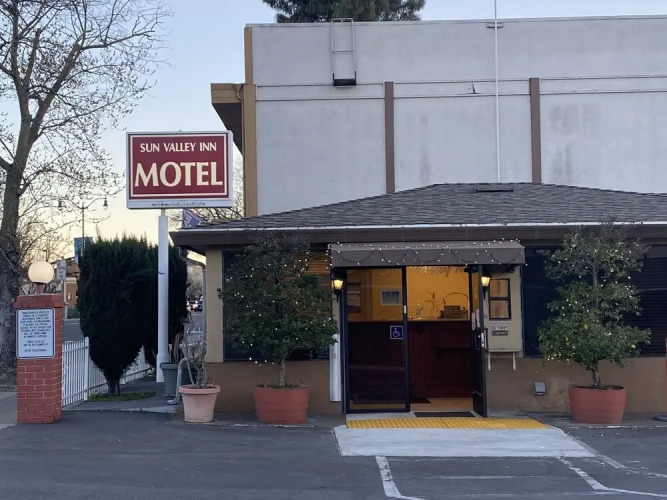 Sun Valley Inn - Concord, CA