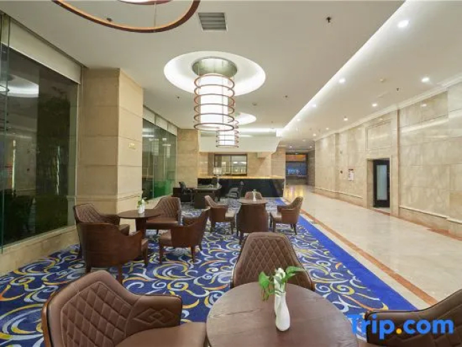 Glory Grand Hotel - 