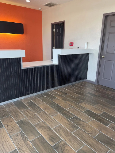 Relax Inn & Suites - Charleston, IL