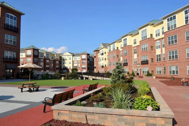 Landing Modern 2bd, Gym - New Haven, CT