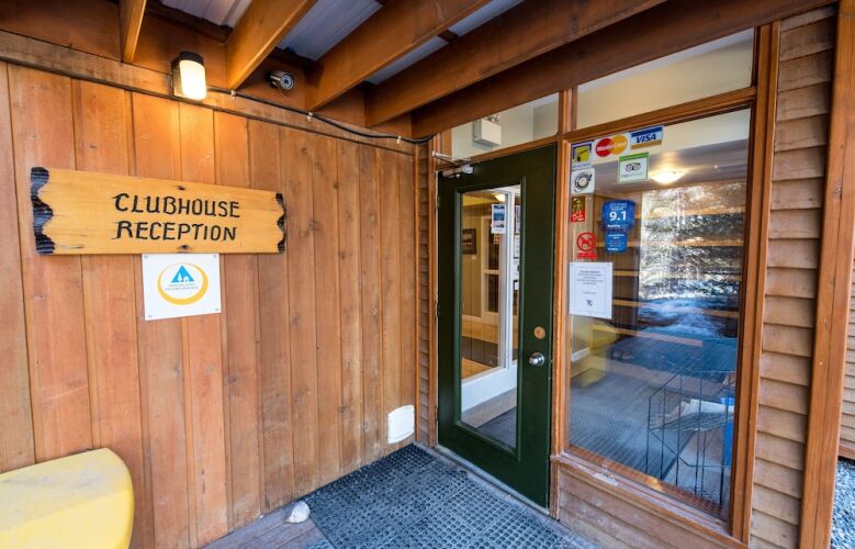 Canmore Alpine Hostel - Alpine Club Of Canada - Canmore